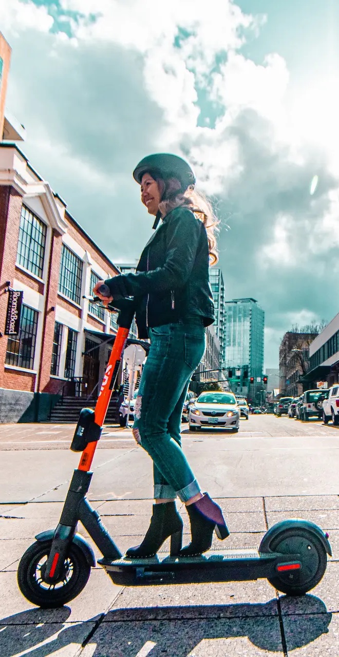 Safety First Essential Gear and Tips for Riding an Electric Scooter - e ...